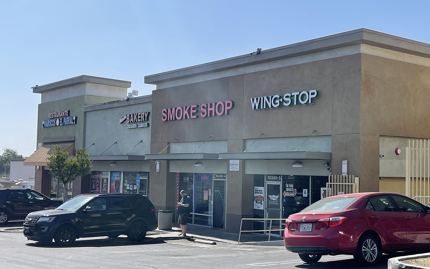 ARLINGTON-TYLER SHOPPING CENTER